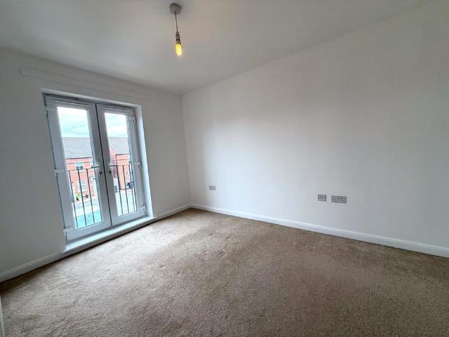 2 bedroom town house to let