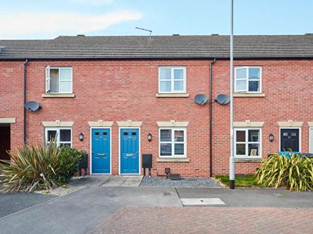 2 Bedroom Town House To Rent In Blakeholme Court, Staffordshire, Burton Upon Trent, DE14