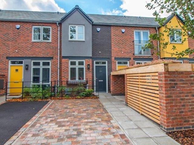 2 Bedroom Town House To Rent In Perry Road, Sherwood, Nottingham, NG5