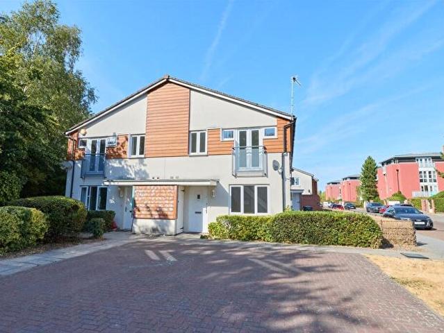 2 Bedroom Town House To Rent In Watkin Road, Leicester, LE2