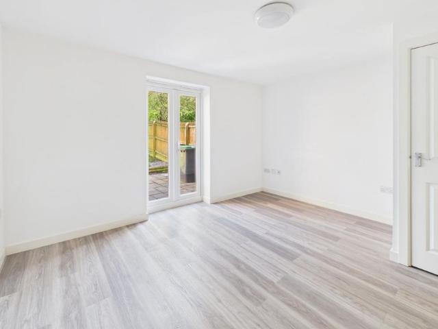 2 bedroom Town house to rent