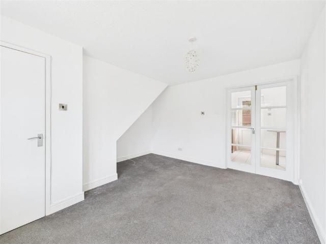 2 bedroom Town house to rent