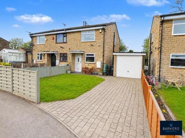 2 bedroom town house for sale in Thorndene Way, Bradford 4, BD4
