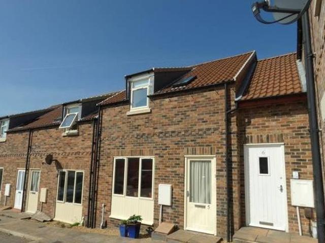 2 bedroom town house for sale in Broctune Gardens TS12 TS12