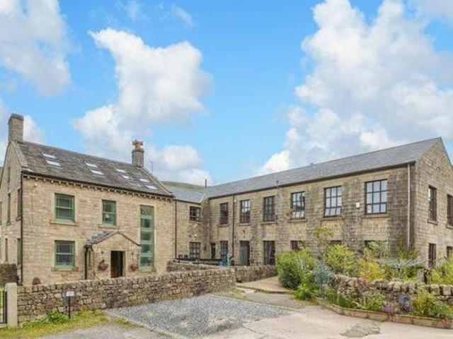 2 Bedroom Town House For Sale In Diggle