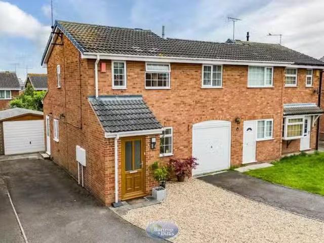 2 bedroom town house for sale in Fallow Court, Worksop, S81