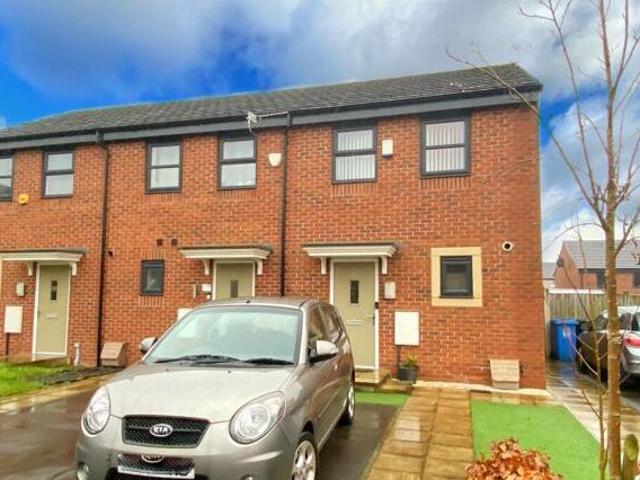 2 Bedroom Town House For Sale In Heywood, Greater Manchester