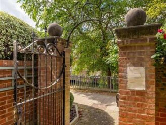 2 bedroom town house for sale in Indigo Yard, Norwich, NR3