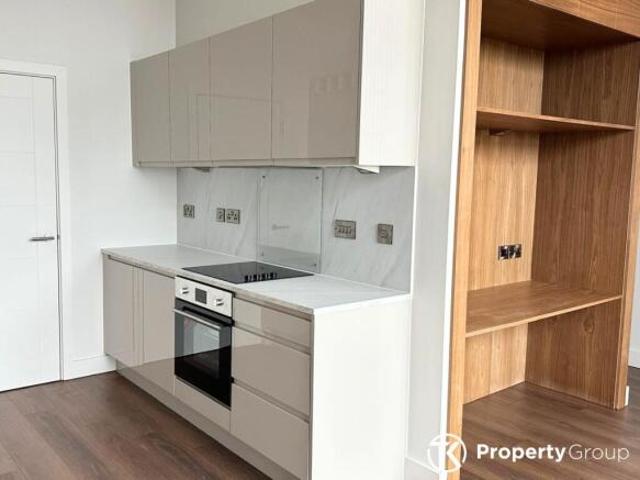 2 bedroom town house for sale in Jesse Hartley Way, Liverpool, L3