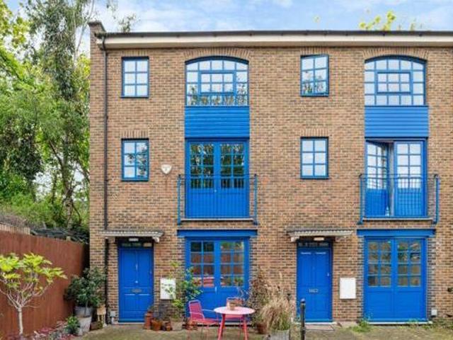 2 Bedroom Town House For Sale In London