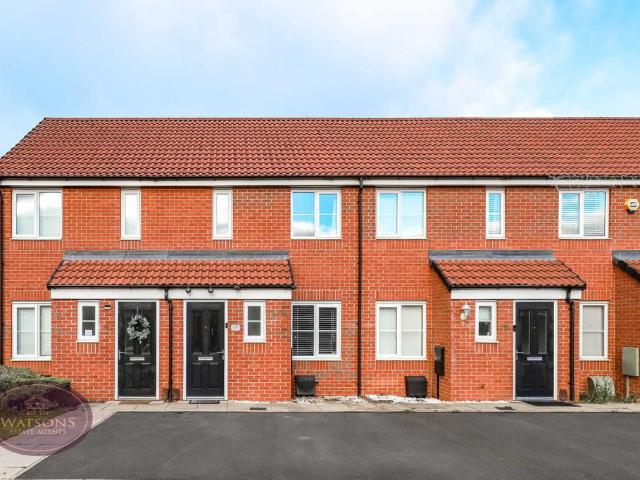 2 bedroom town house for sale in Lovesey Avenue, Hucknall, Nottingham, NG15