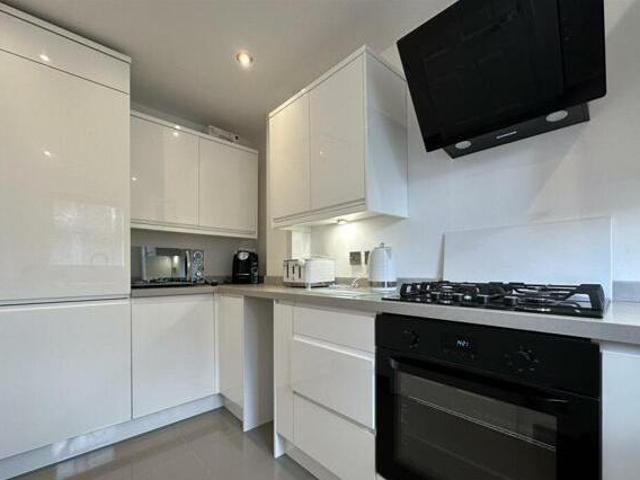 2 Bedroom Town House For Sale In Meanwood