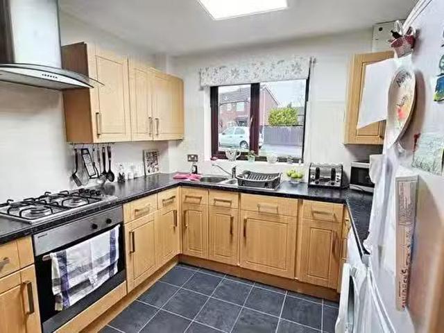 2 Bedroom Town House For Sale In Park Road, South Wigston, LE18