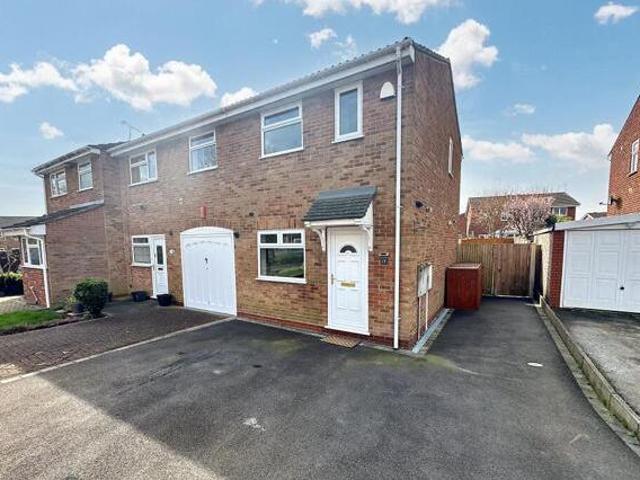 2 Bedroom Town House For Sale In Stretton, Burton on trent