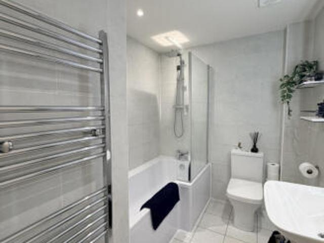 2 bedroom town house for rent in 7 Kings Close, Otley LS21 1RQ, LS21