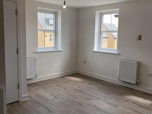 2 bedroom town house for rent in The Hawthorns, Pontefract, Wakefield, WF8