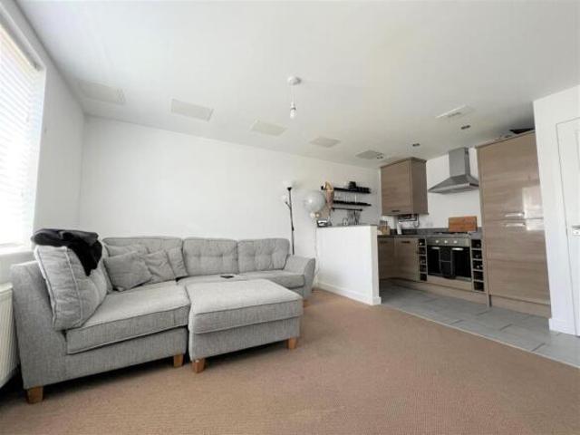 2 bedroom town house for rent in Wheatlands Row, Southsea, PO4