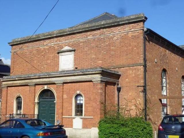 2 bedroom town house for rent in Adderly Street LE15
