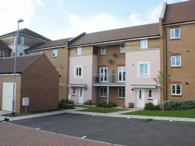 2 bedroom town house for rent in Azov Close, Horfield, Bristol.