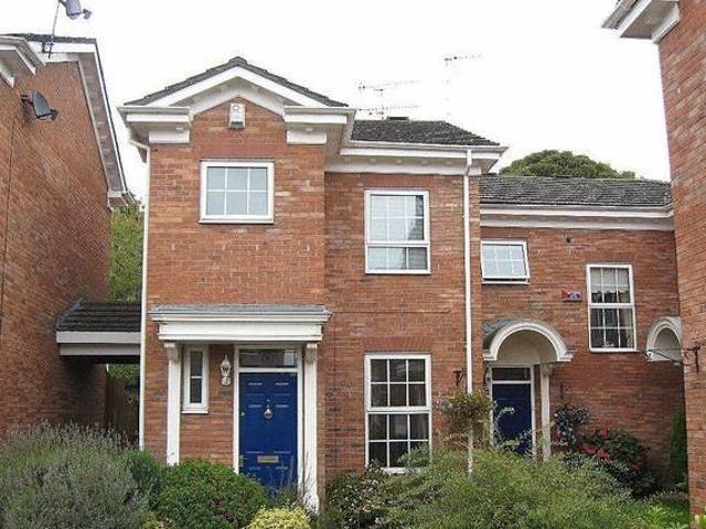 2 bedroom town house for rent in Brookfield Court Stone ST15