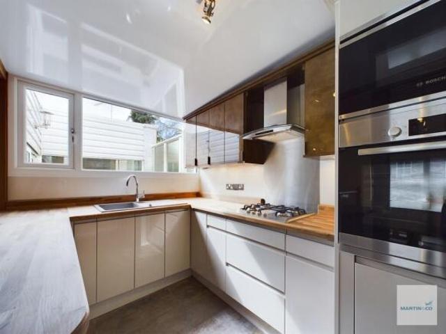 2 bedroom town house for rent in Castle Mews, The Park, NG7
