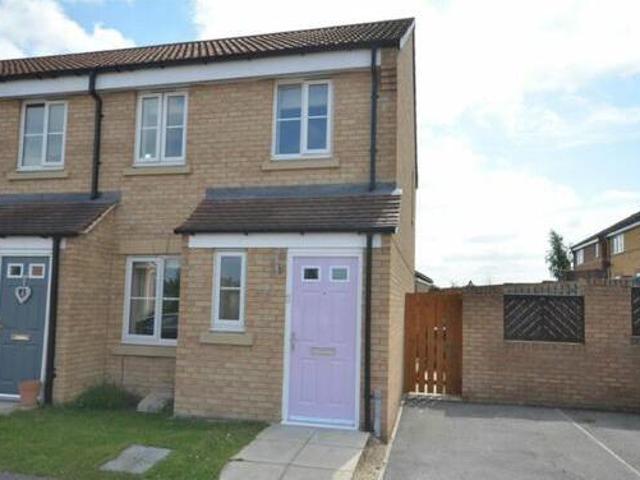 2 Bedroom Town House For Rent In Castleford