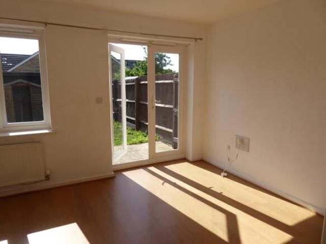 2 bedroom town house for rent in Lamb Close, Bedford, MK41