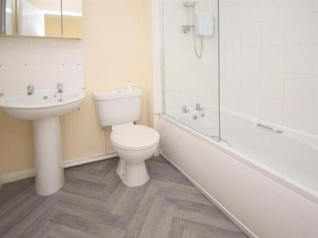 2 bedroom town house for rent in Lathbury Close, Derwent Heights, DE21