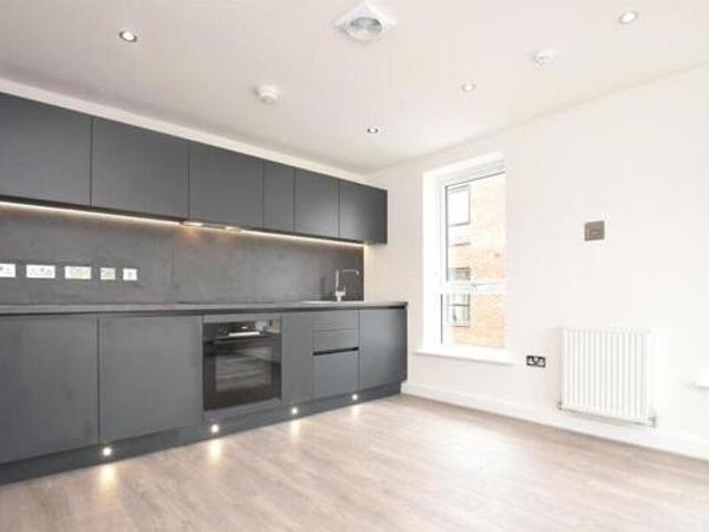 2 Bedroom Town House For Rent In Leeds