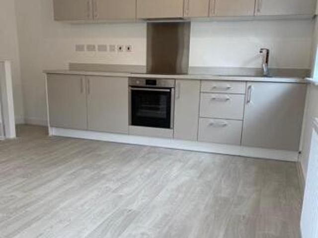 2 Bedroom Town House For Rent In Leeds, West Yorkshire