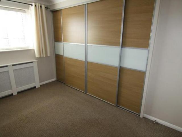 2 bedroom town house for rent in Lindholme Gardens, Sheffield, S20