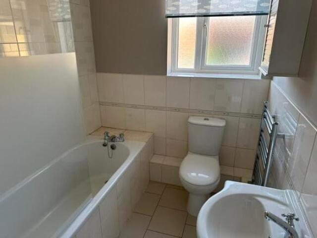 2 bedroom town house for rent in Lindholme Gardens, Sheffield, S20