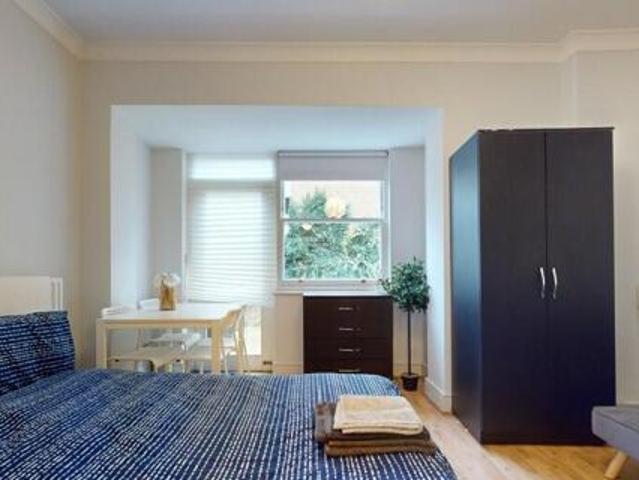 2 Bedroom Town House For Rent In London