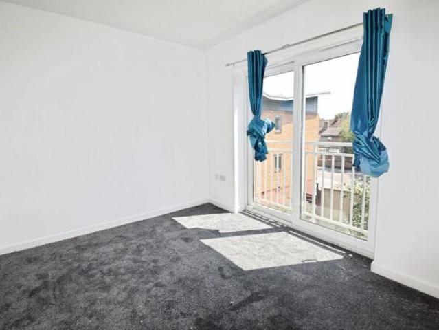 2 bedroom town house for rent in Merchant Court, Bedford, MK42