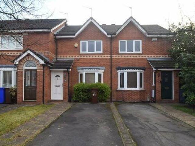 2 bedroom town house for rent in Petworth Close Manchester M22