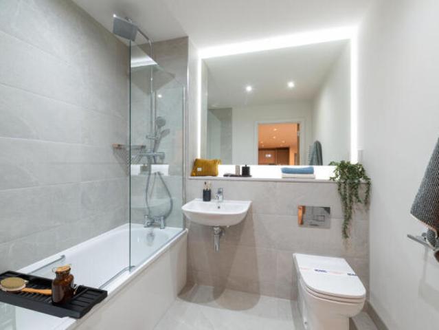 2 bedroom town house for rent in Podium, Manchester, M16
