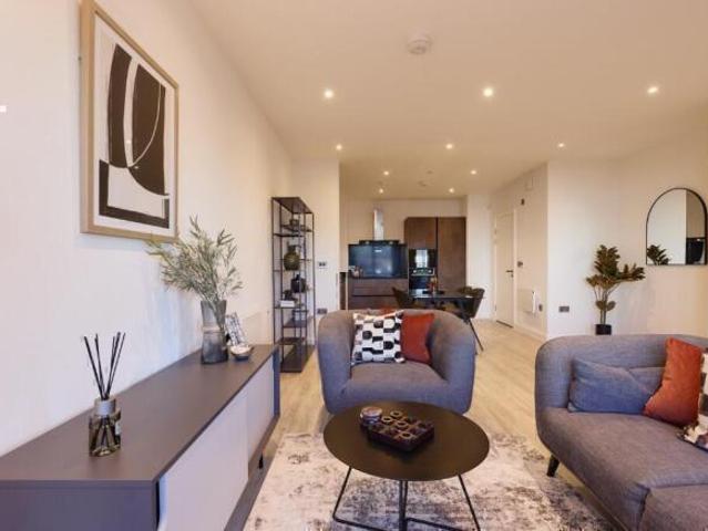 2 bedroom town house for rent in Princess Street, Manchester, Greater Manchester, M15