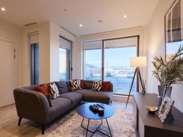 2 bedroom town house for rent in Princess Street, Manchester, Greater Manchester, M15