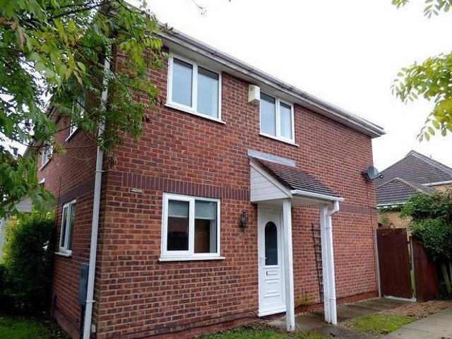 2 bedroom town house for rent in Saffron Drive Oakwood DE21