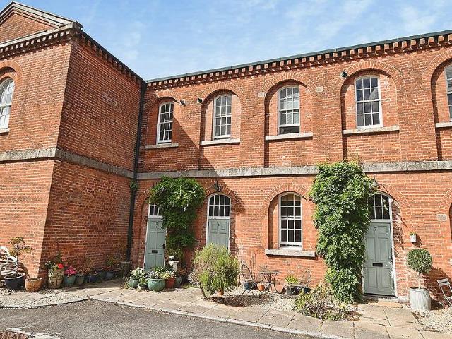 2 bedroom townhouse for sale