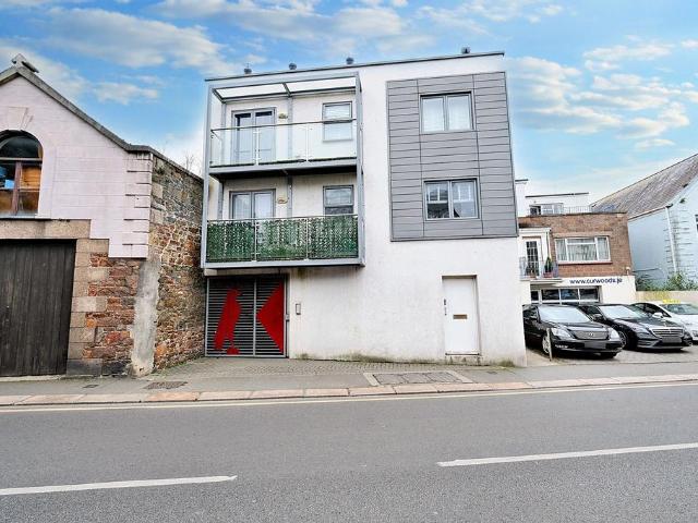 2 bedroom townhouse for sale
