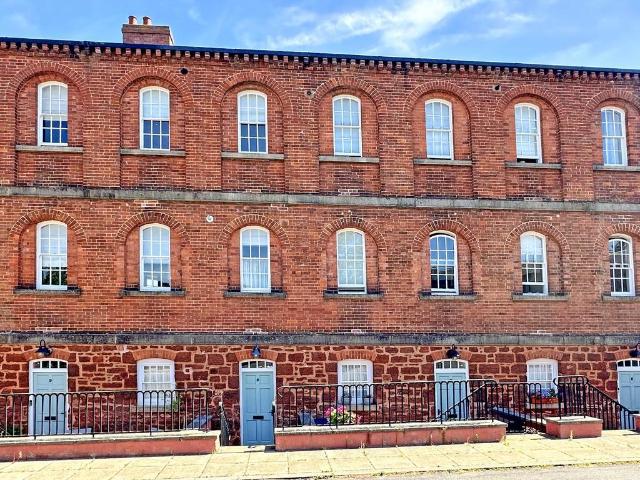 2 bedroom townhouse for sale