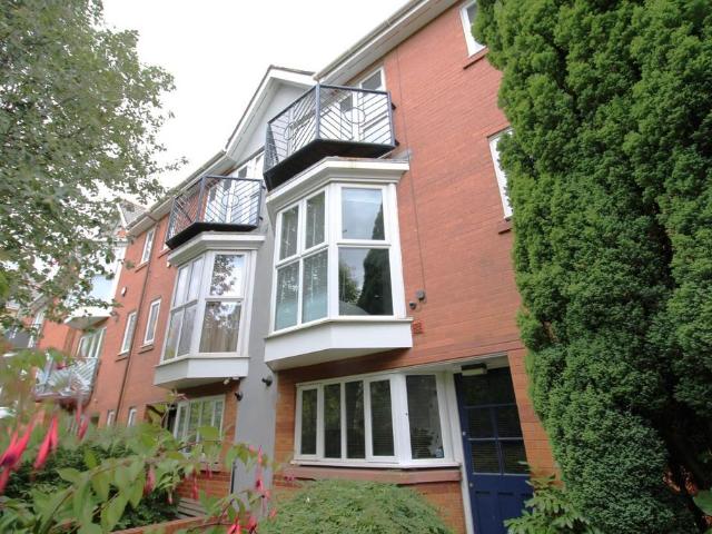 2 bedroom townhouse for sale