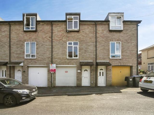 2 bedroom townhouse for sale