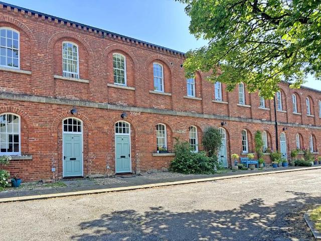 2 bedroom townhouse for sale