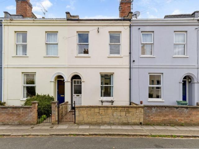 2 bedroom townhouse for sale