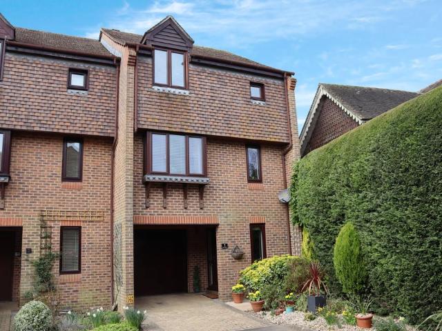 2 bedroom townhouse for sale