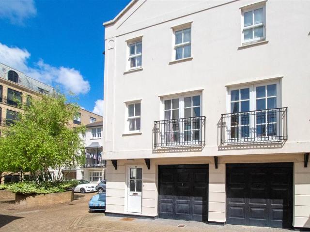 2 bedroom townhouse for sale