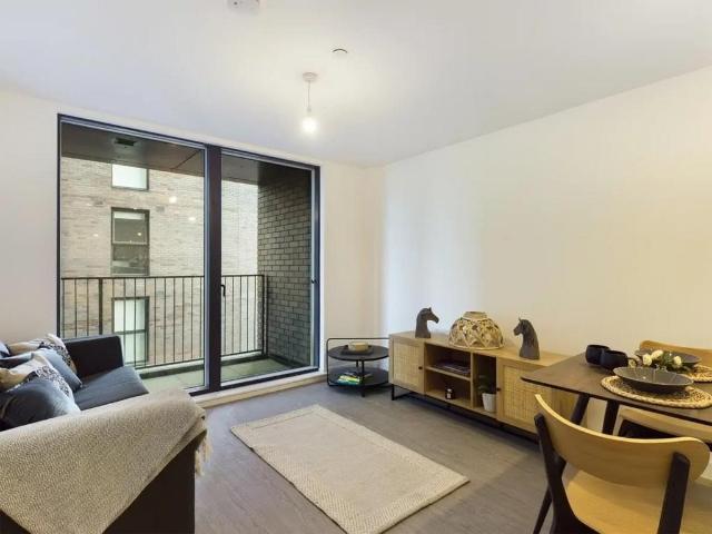 2 bedroom townhouse for sale