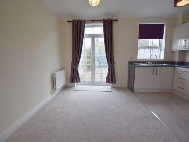 2 bedroom townhouse to rent